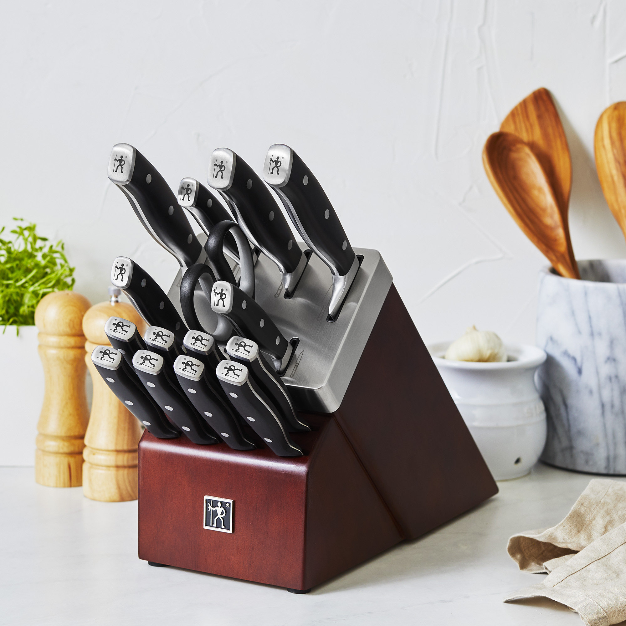 HENCKELS Forged Accent 16-pc Self-Sharpening Knife Block Set & Reviews ...
