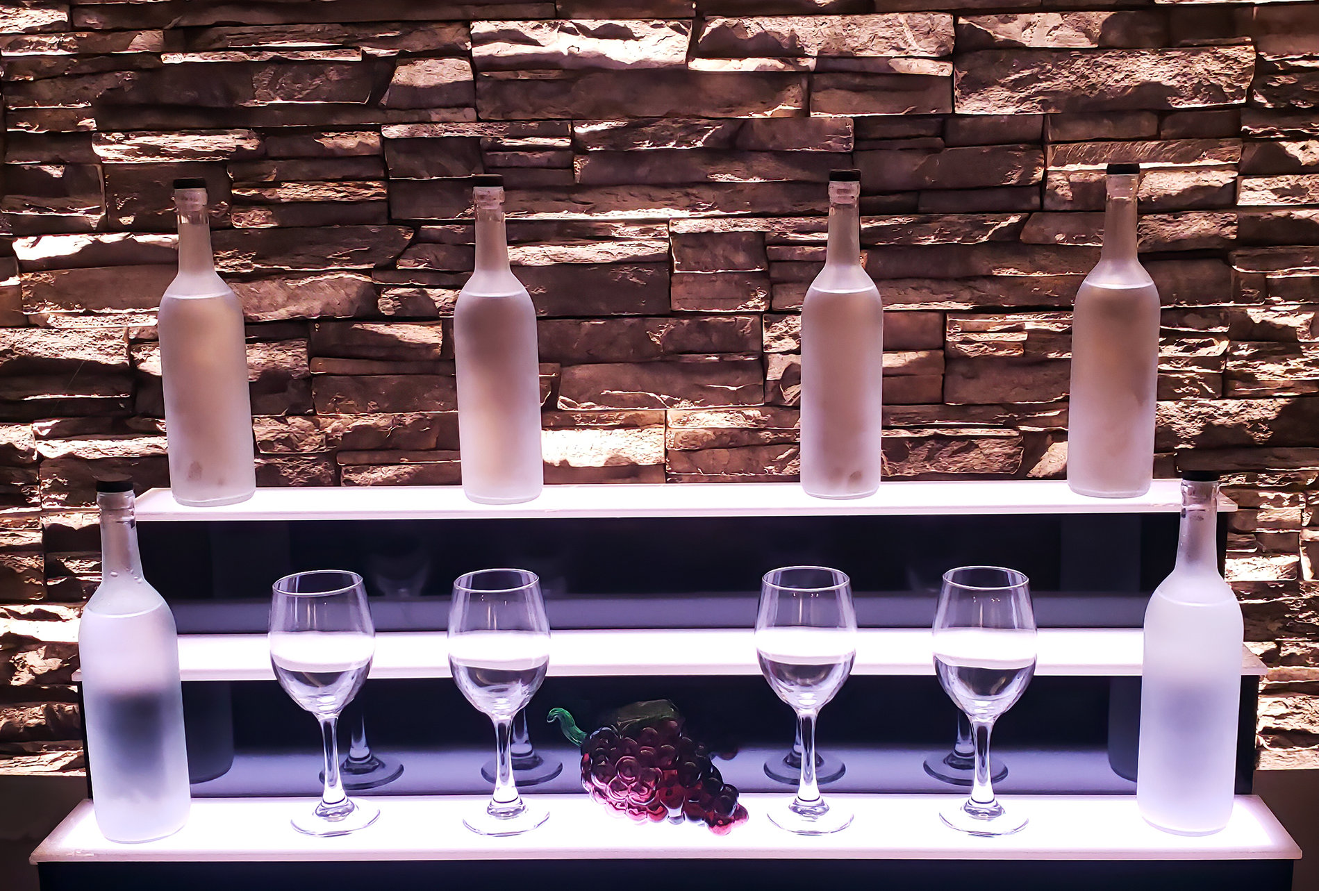 Wrought Studio Munise 3 Tier Display Bar - Wayfair Canada