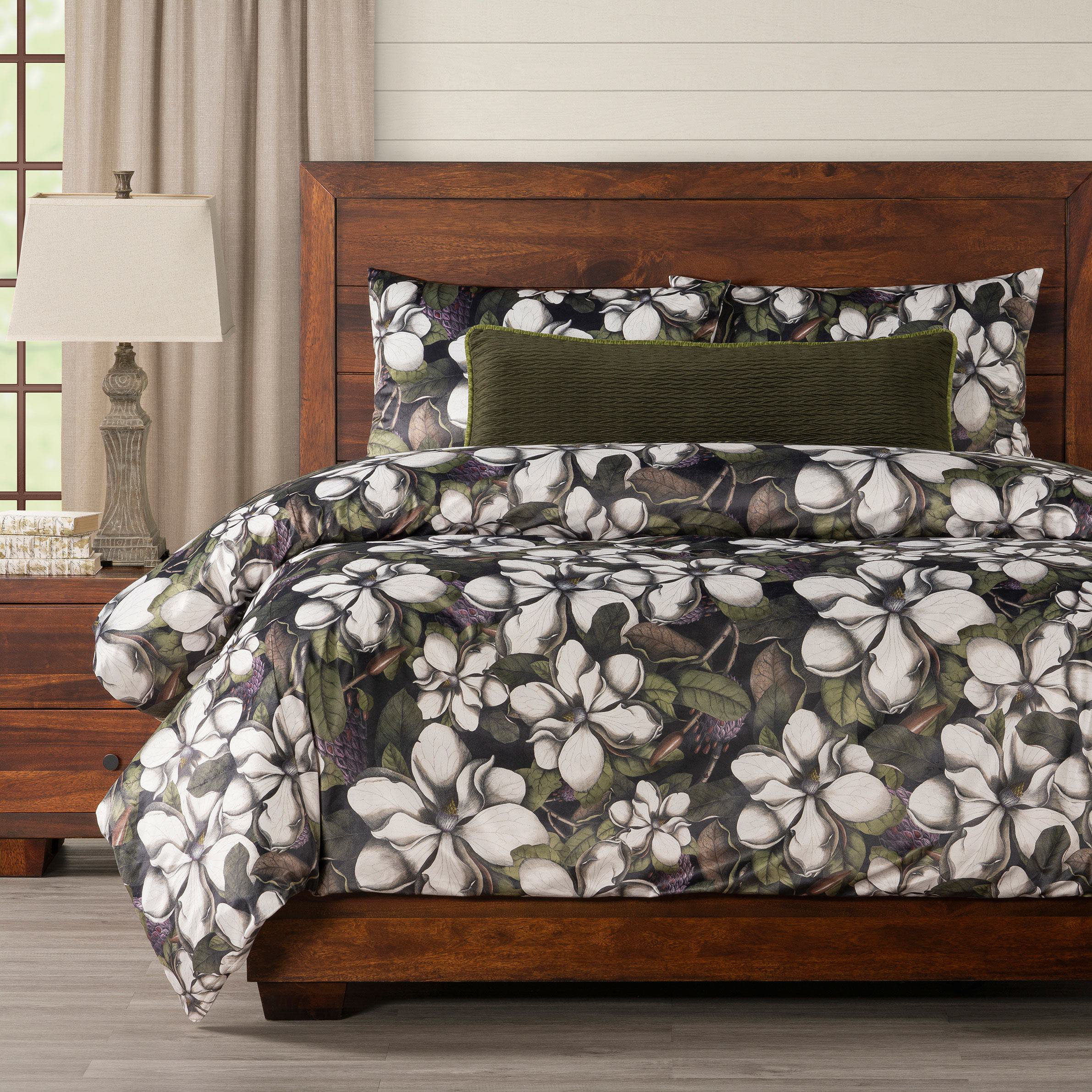 Smithsonian Magnolia Floral Print Velvet Duvet Cover and Insert Set ...