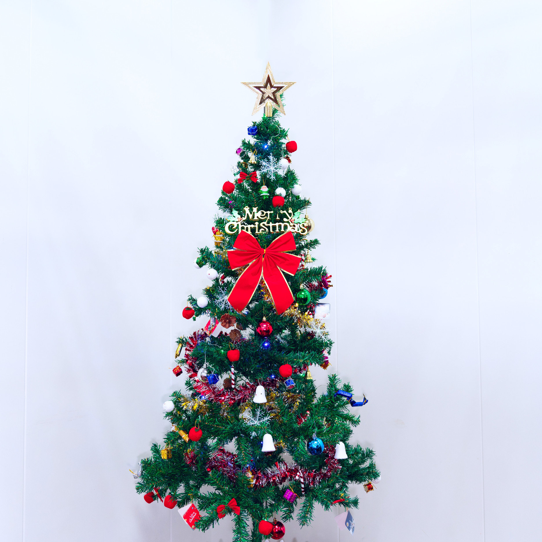 Fleur De Lis Living 6ft Christmas Tree With Festive 195 Pendant Accents ...