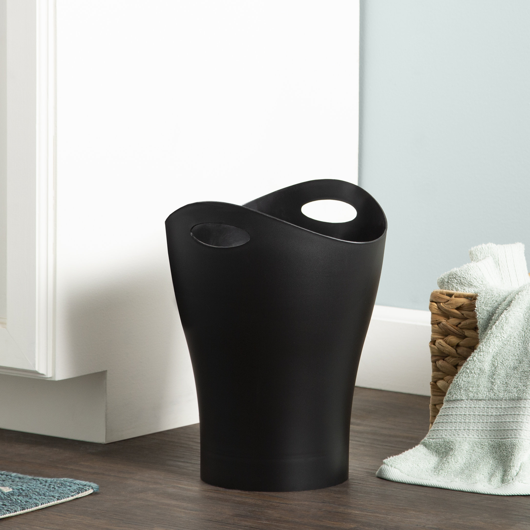 Wayfair Basics Calhoon Plastic 2.5 Gallon Waste Basket & Reviews ...