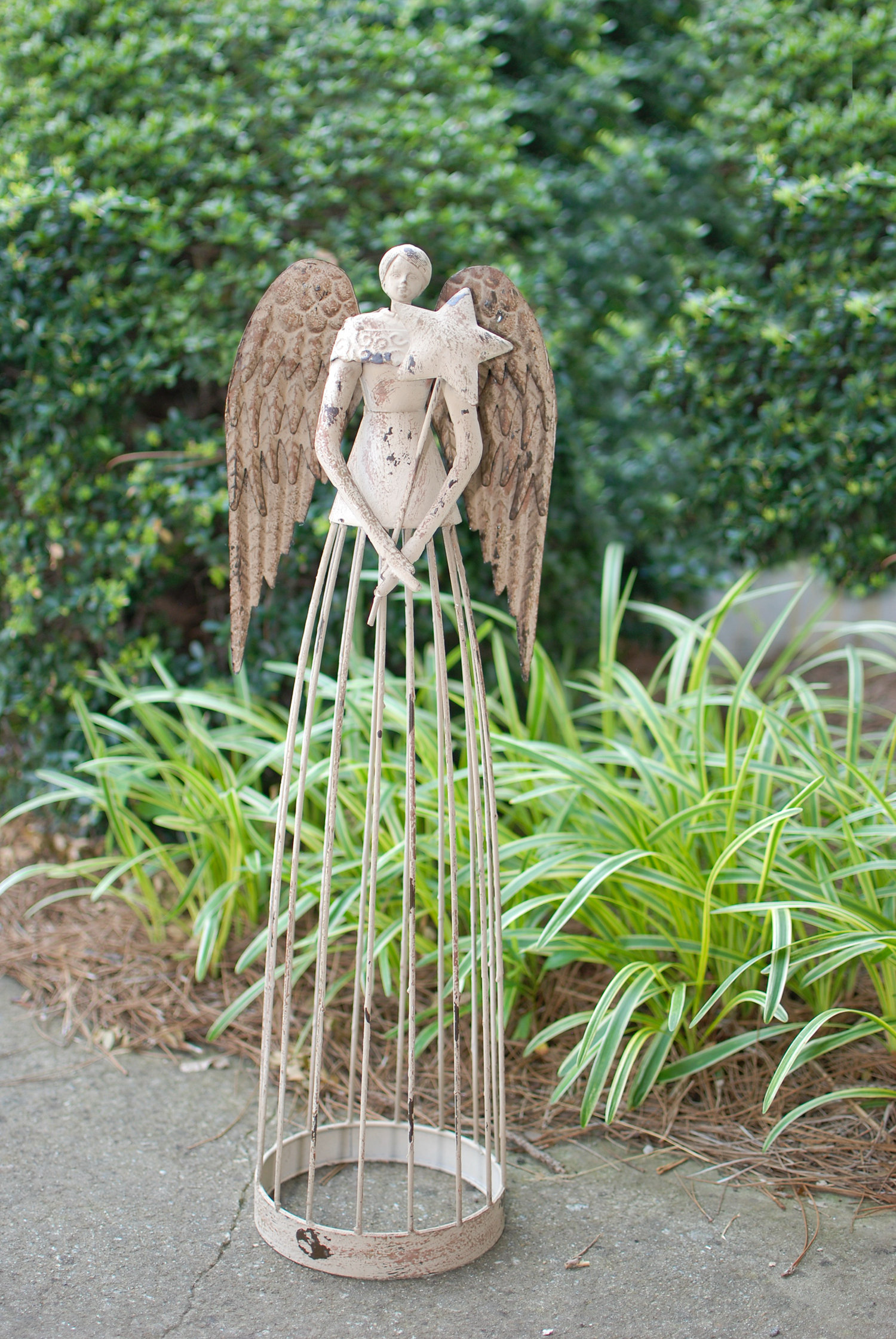 The Holiday Aisle® Garden Angel Trellis Christmas Figurine & Reviews ...