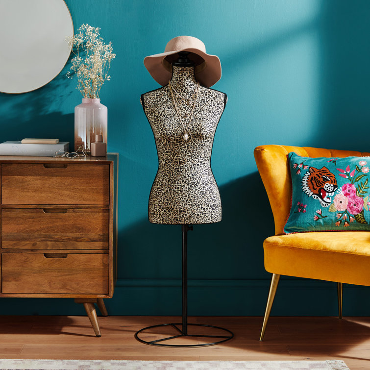 Rosdorf Park Ealing People Statue | Wayfair.co.uk