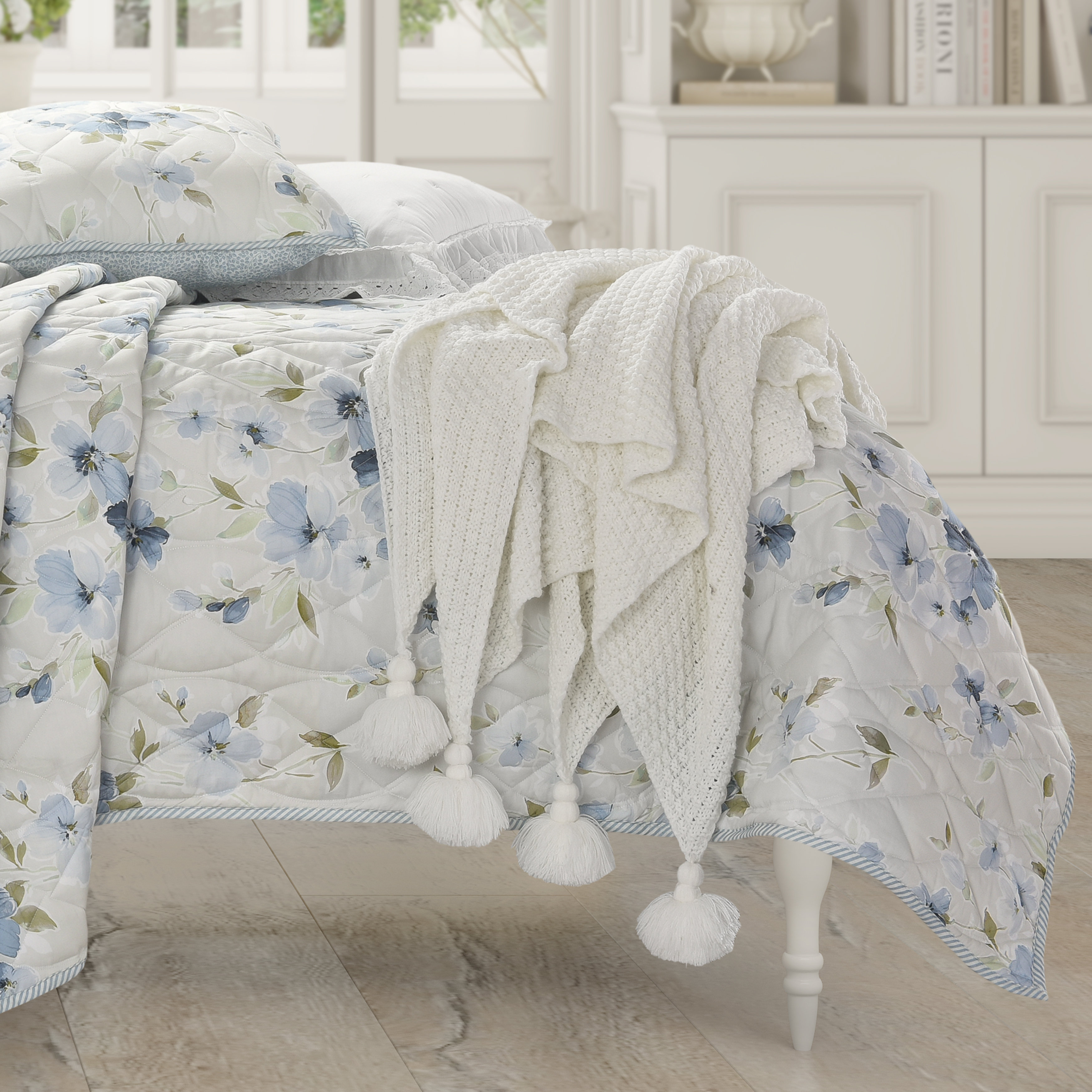 Five Queens Court Mia Throw | Wayfair