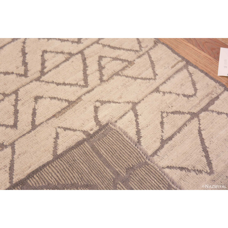 Nazmiyal Collection One-of-a-Kind Light Ivory/Cream/Neutral Geometric ...