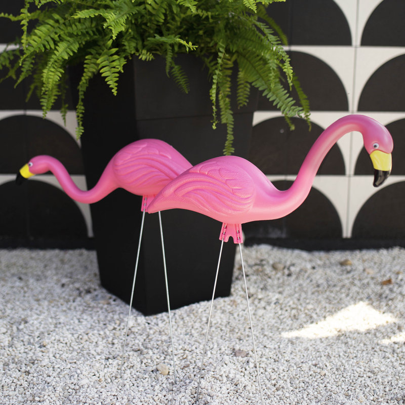 Bloem Plastic Indoor/Outdoor Pink Flamingo Yard Decorations with Metal ...
