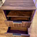 Ebern Designs Table de chevet moderne à 2 tiroirs Lataurus H 24,02 po ...