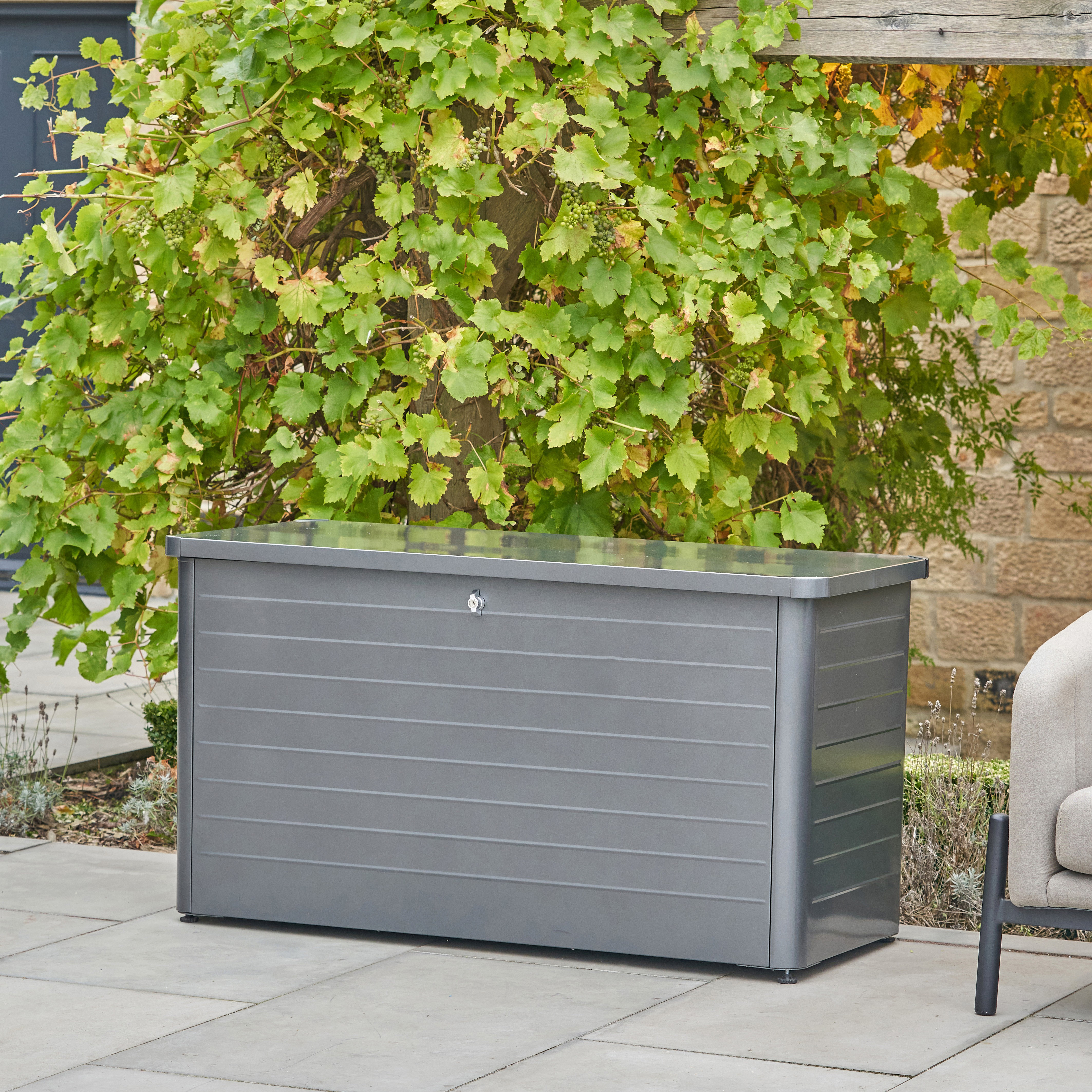 Dakota Fields Chalandra Galvanised Steel Lockable Deck Box with Wheels ...