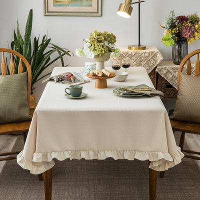 ruffle edge tablecloth