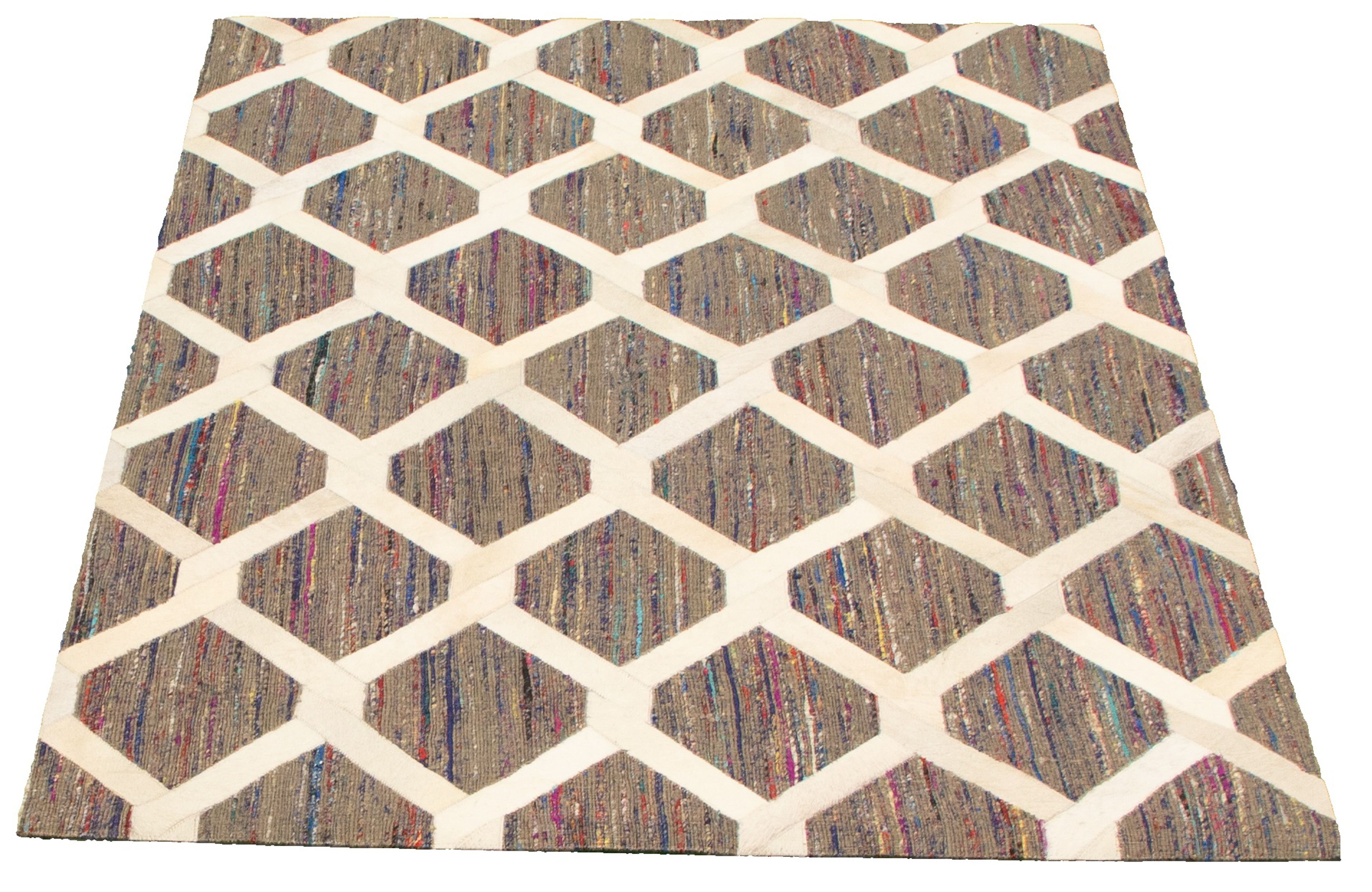 Red Barrel Studio Tapis géométrique en jute / cuir de vache rectangulaire géométrique fait à la ...