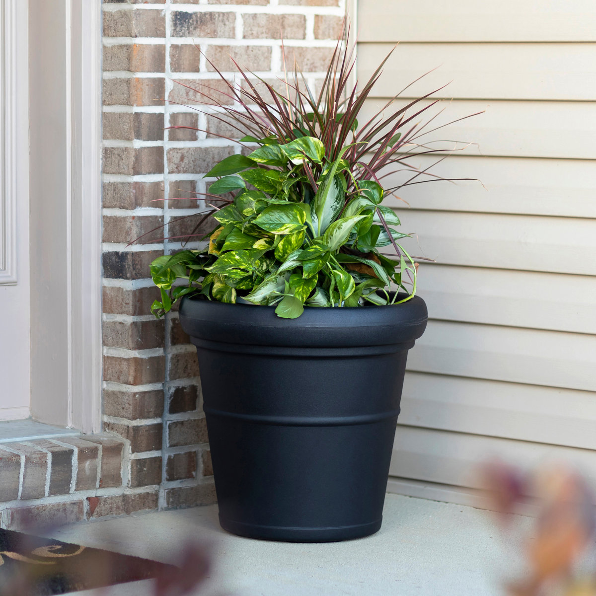 Step2 Claremont Round Plastic Outdoor Planter Pot & Reviews | Wayfair
