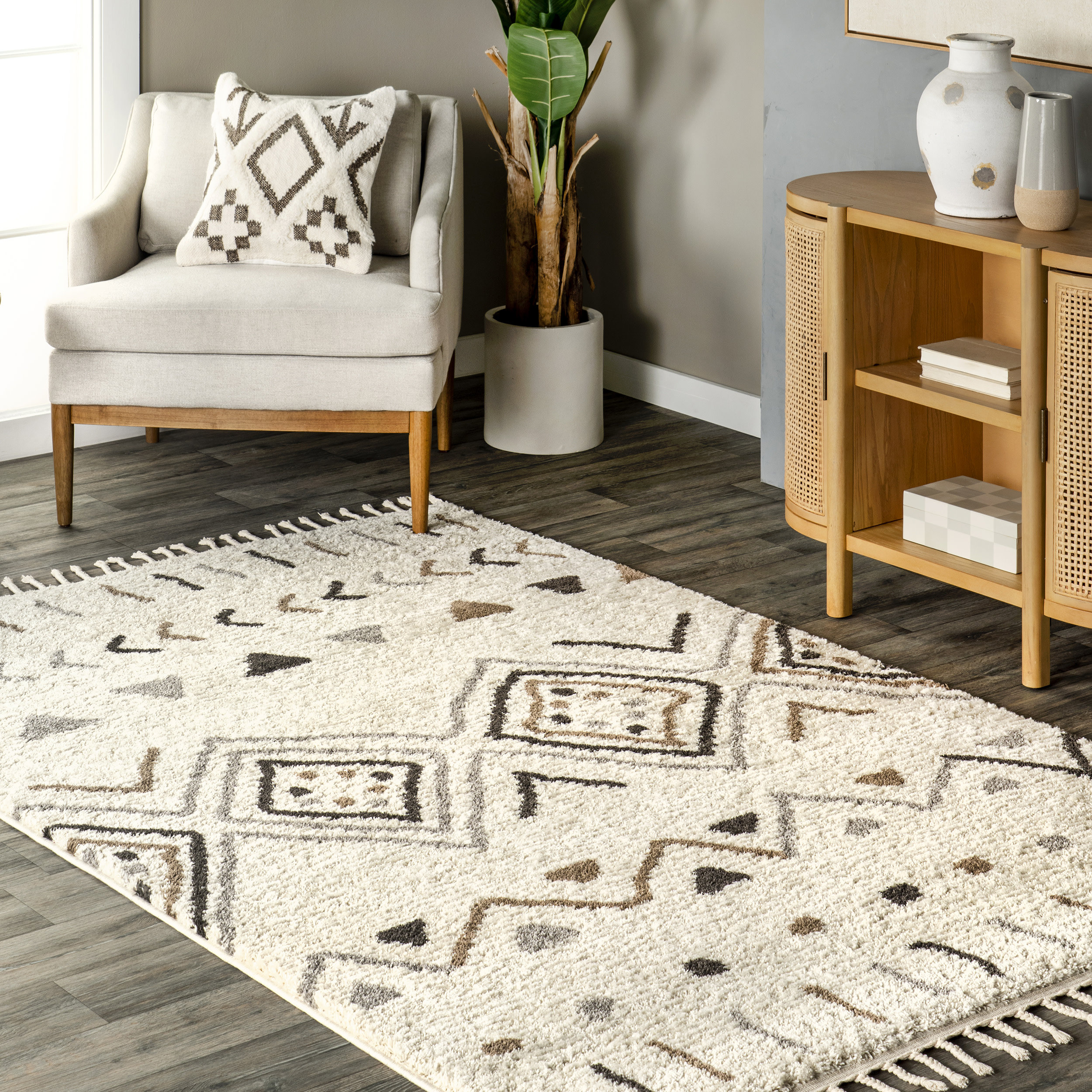 Foundry Select Jaimie Tribal Lined Tassled Area Rug | Wayfair