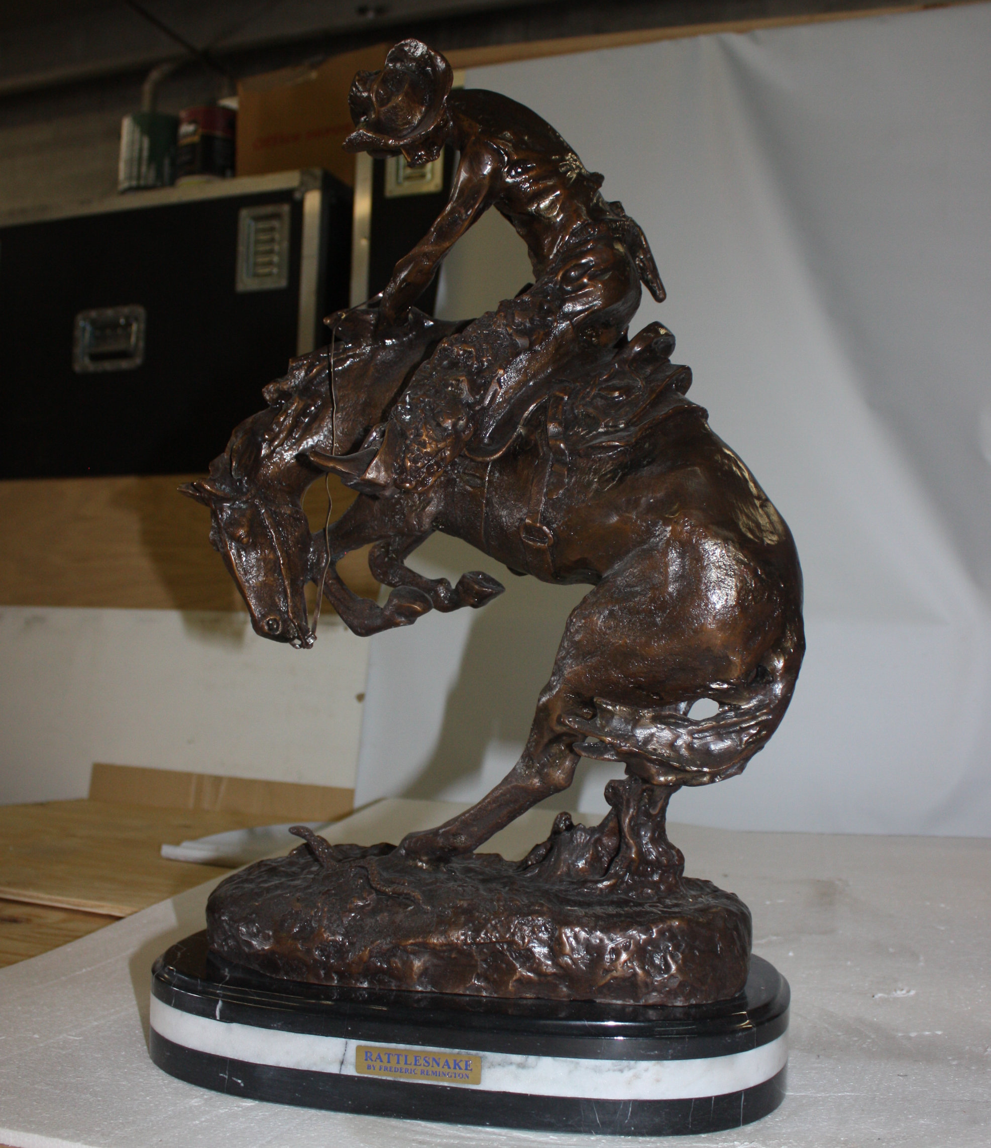 Red Barrel Studio Statue en bronze Rattlesnake par Remington ...