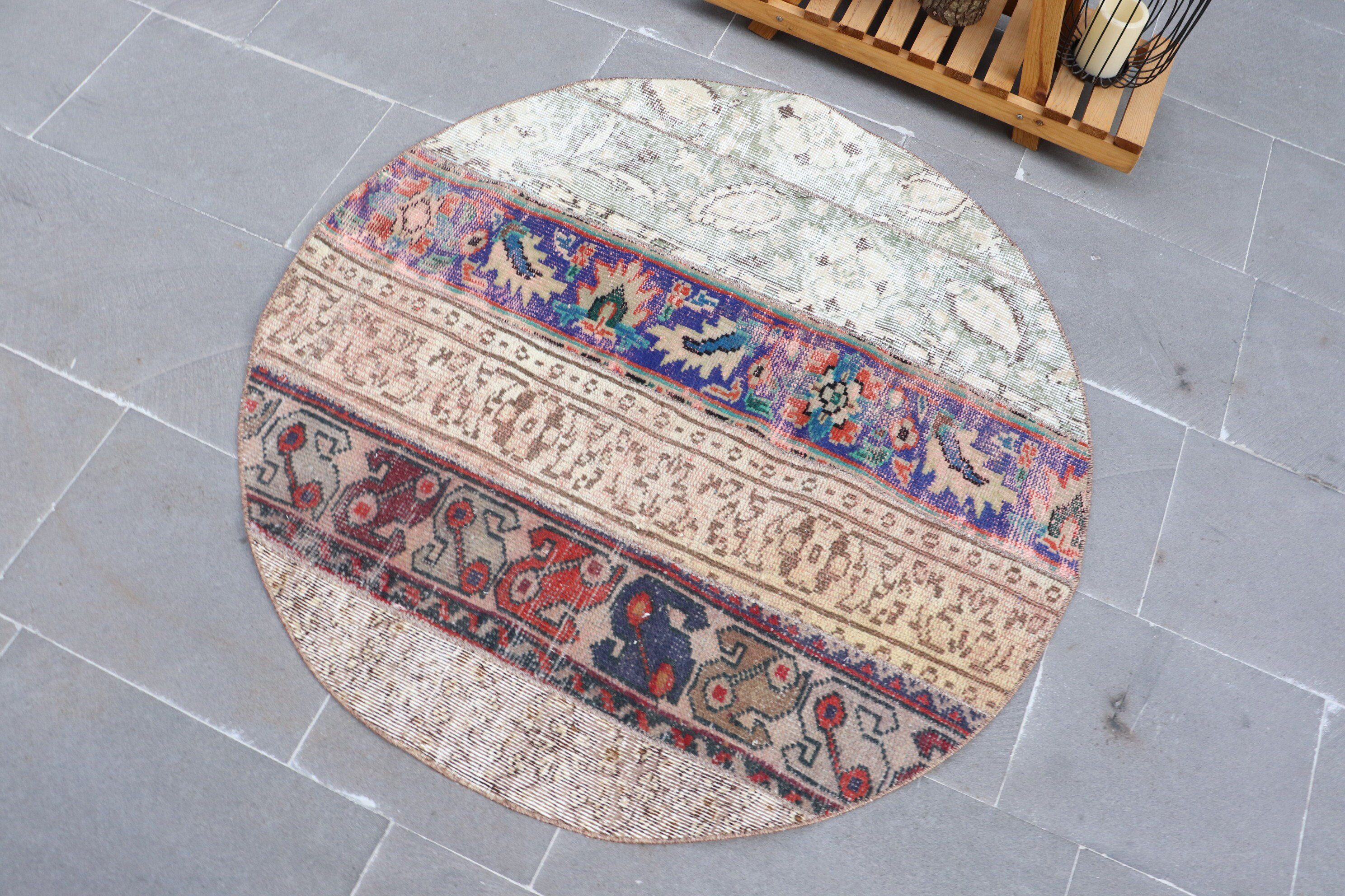 Bungalow Rose Handmade Vintage Turkish Oushak Rug - Small Round Wool ...