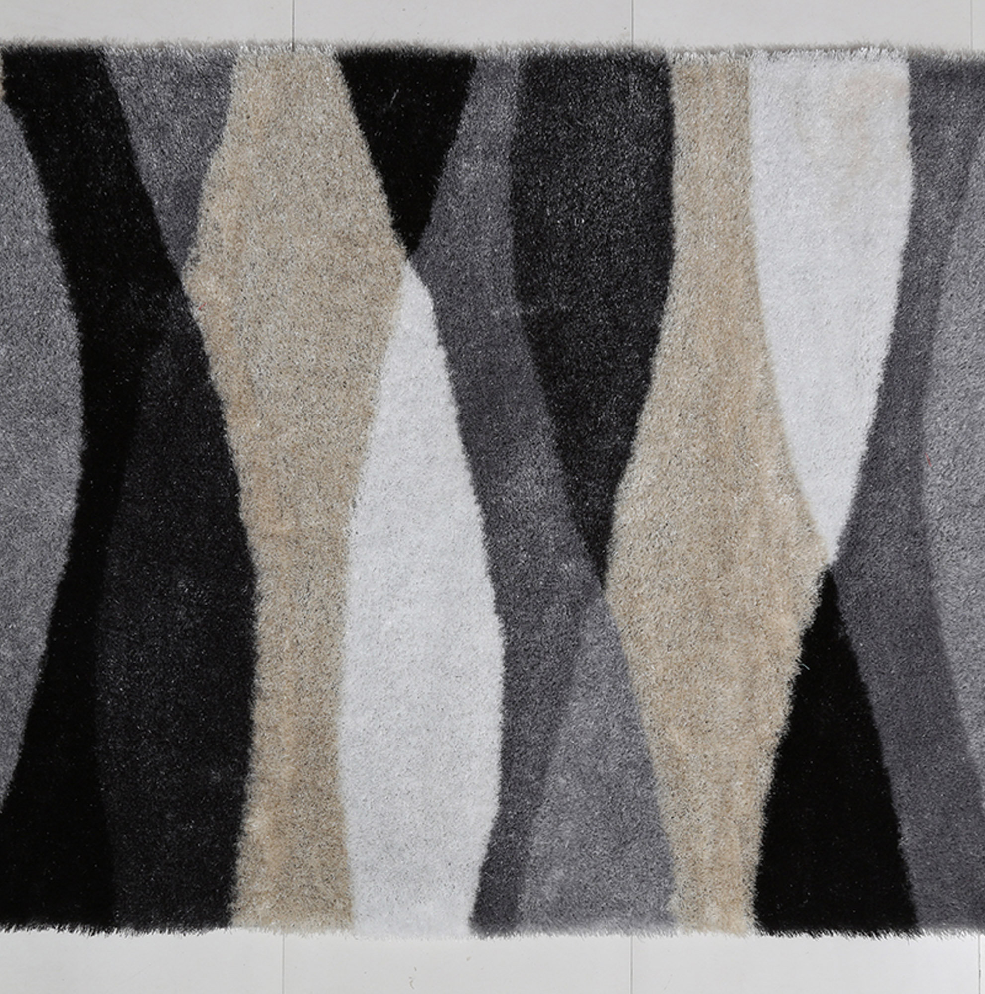 Wrought Studio™ Aria Collection Soft Pile Hand Tufted Shag Area Rug ...