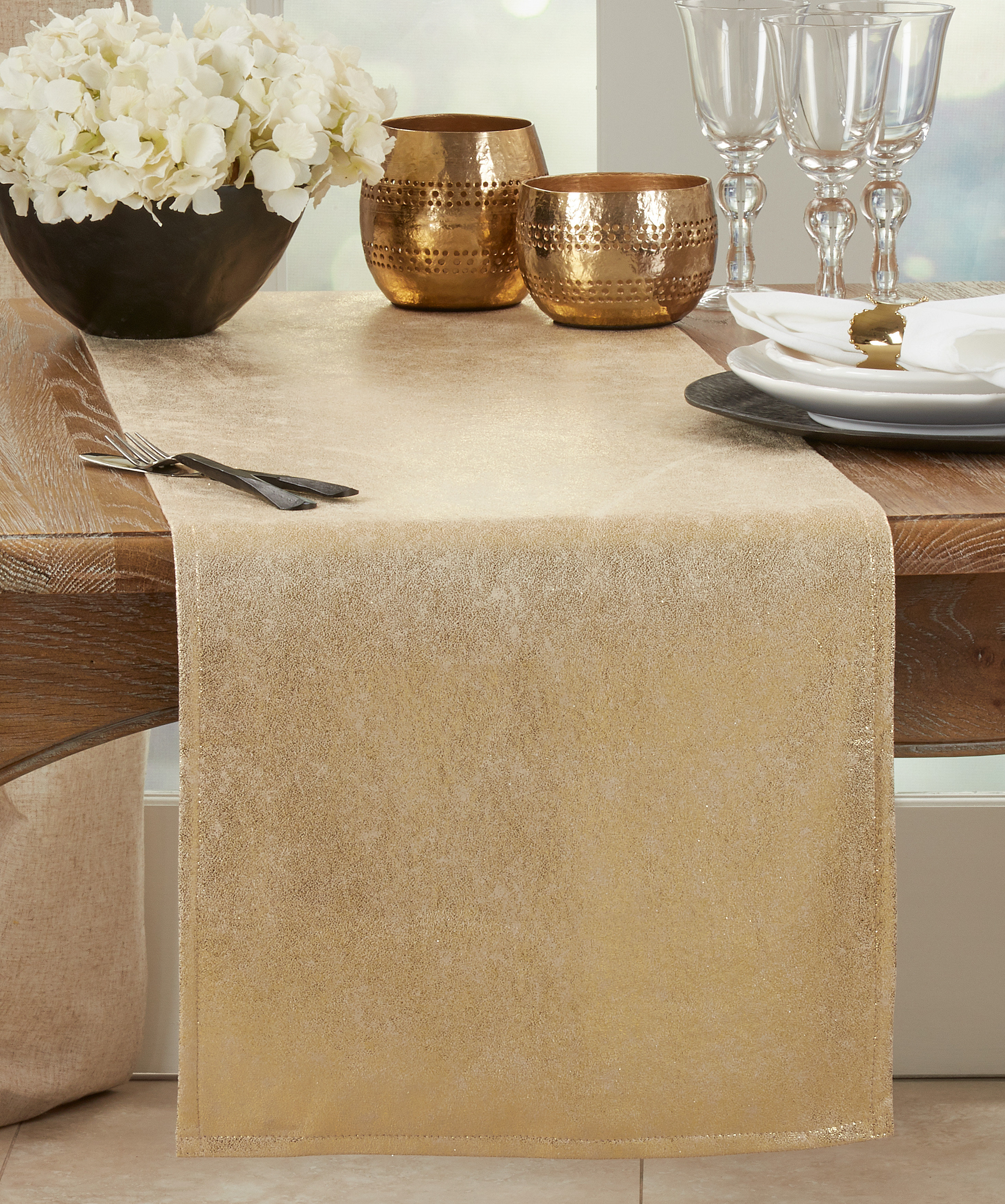 Everly Quinn Alejandre Shimmering Evening Dinner Party Event Table ...