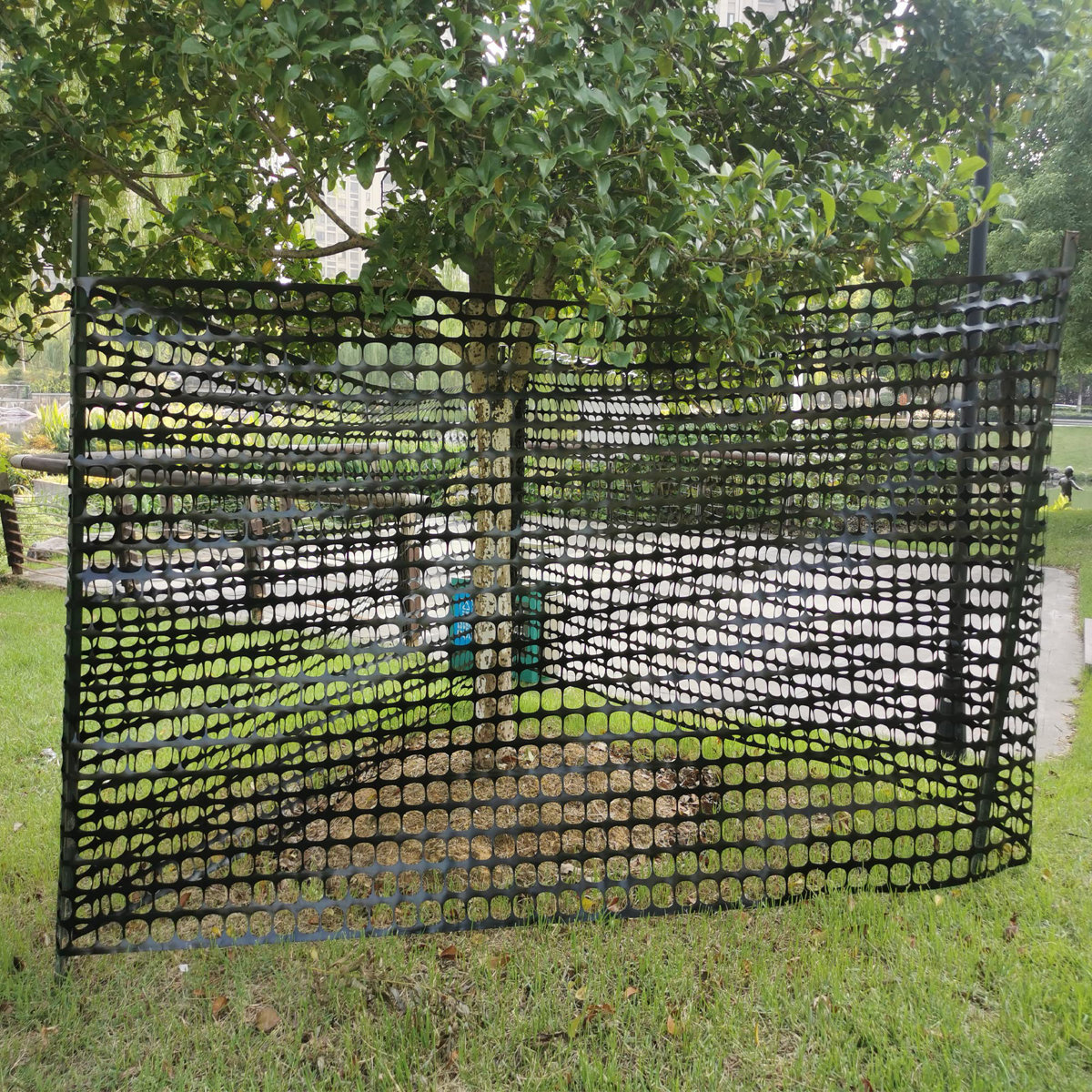 LINKORA INC Safety Fence Garden Netting Roll 4 X 100 Feet With Zip Ties ...