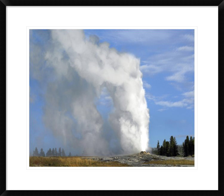 Global Gallery " Old Faithful Geyser Spouting, Yellowstone National ...