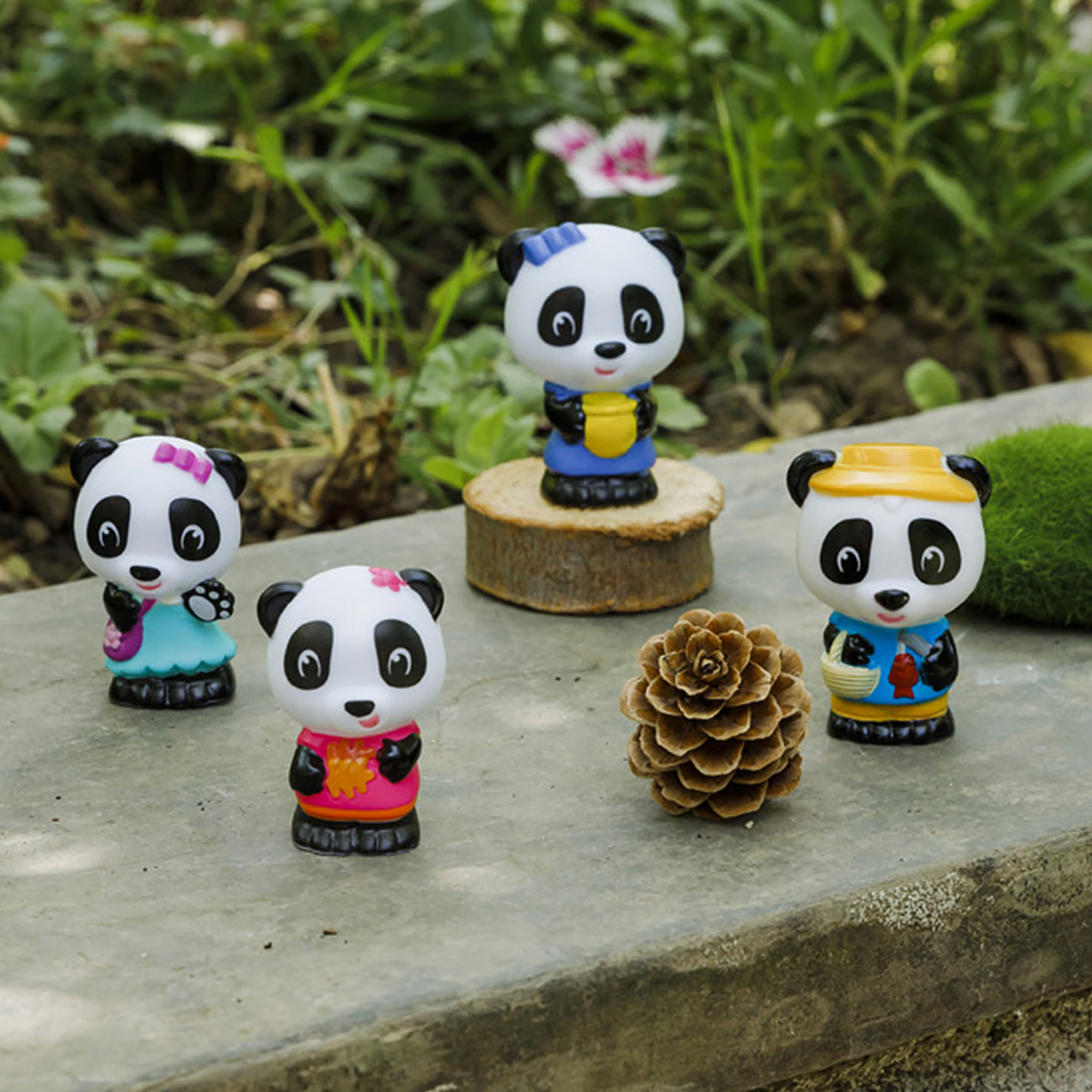 Jay at Play Timber Tots: Panda Family - ensemble de 4 personnages ...