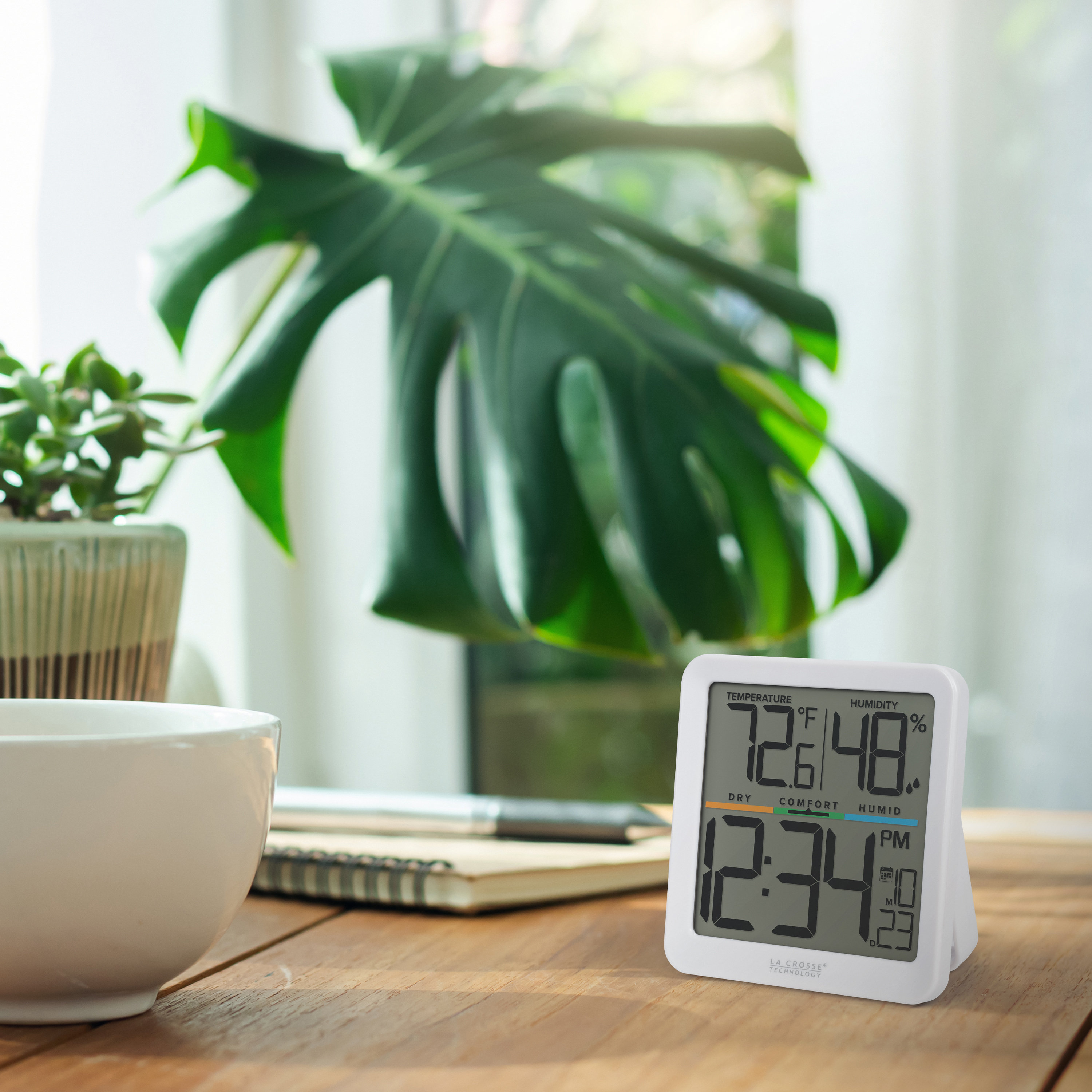 La Crosse Technology Battery Operated Digital Window Comfort Metre with ...