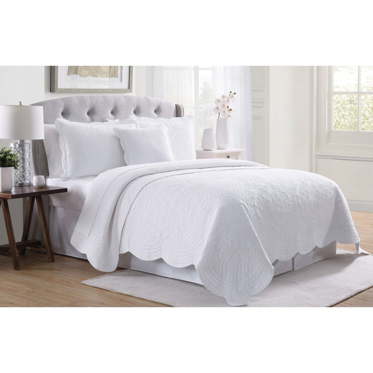 American Traditions French Tile Scalloped Quilt Set Cotton Standard ...