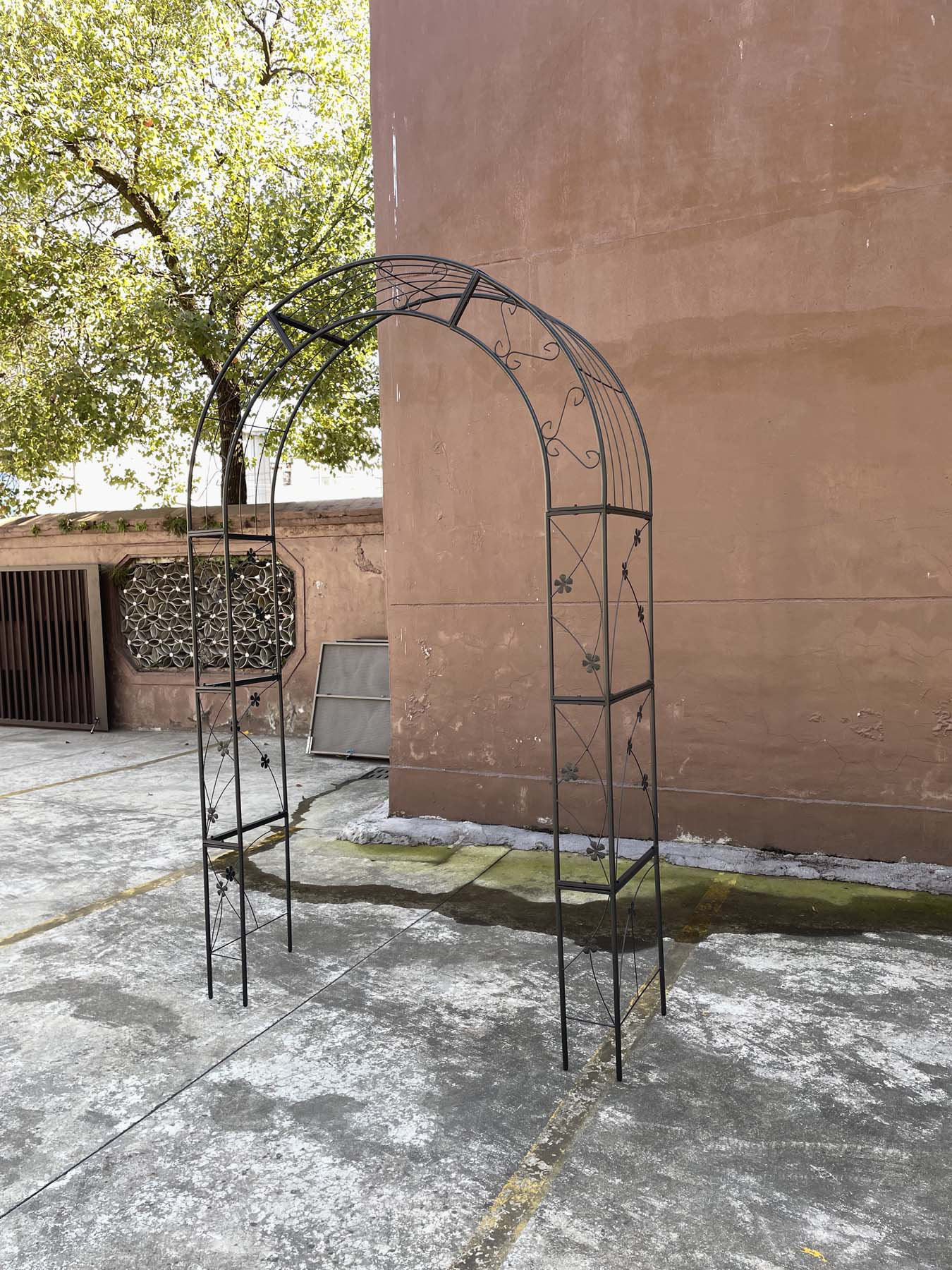 Red Barrel Studio Metal Garden Arch Garden Arbour Trellis Climbing ...