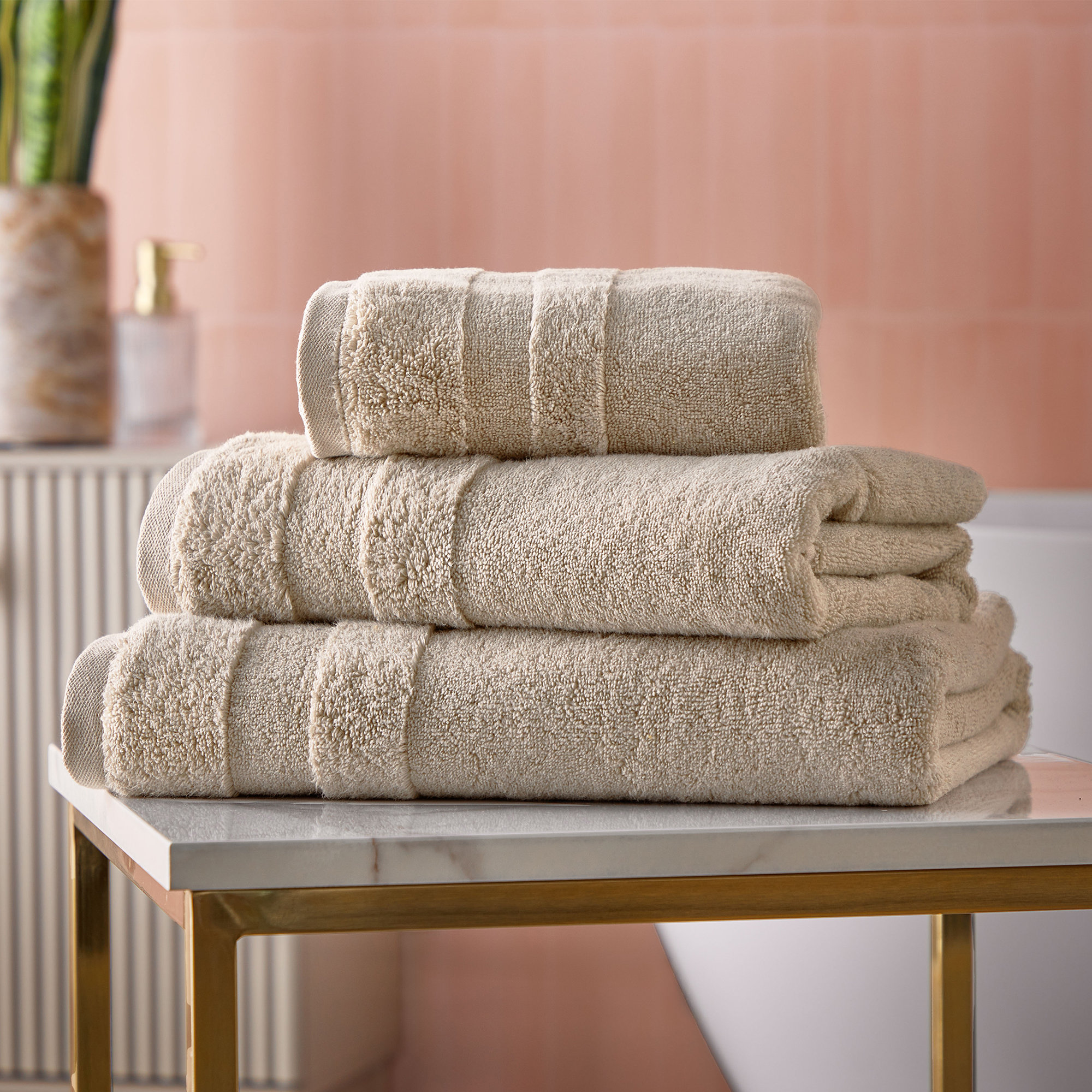 CosmoLiving by Cosmopolitan Cosmo Bath Linen 100% Cotton Bath Towel ...