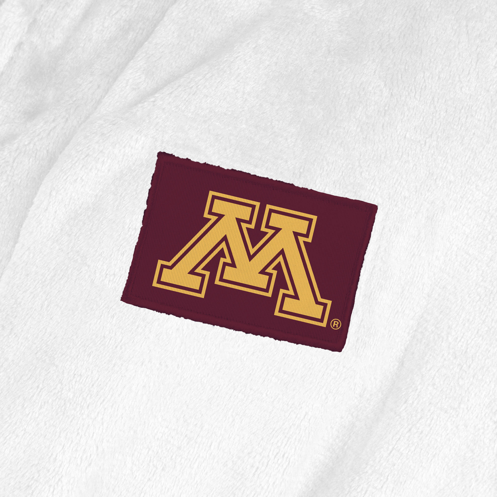 Hokku Designs NCAA Minnesota Golden Gophers White Out Silk Touch Robe ...