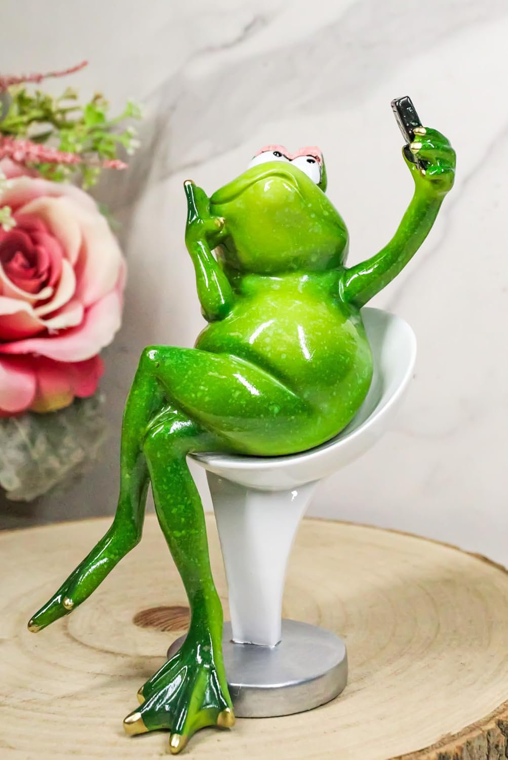Trinx Queen Diva Lady Frog Taking Selfie Seated On Salon Chair Figurine ...