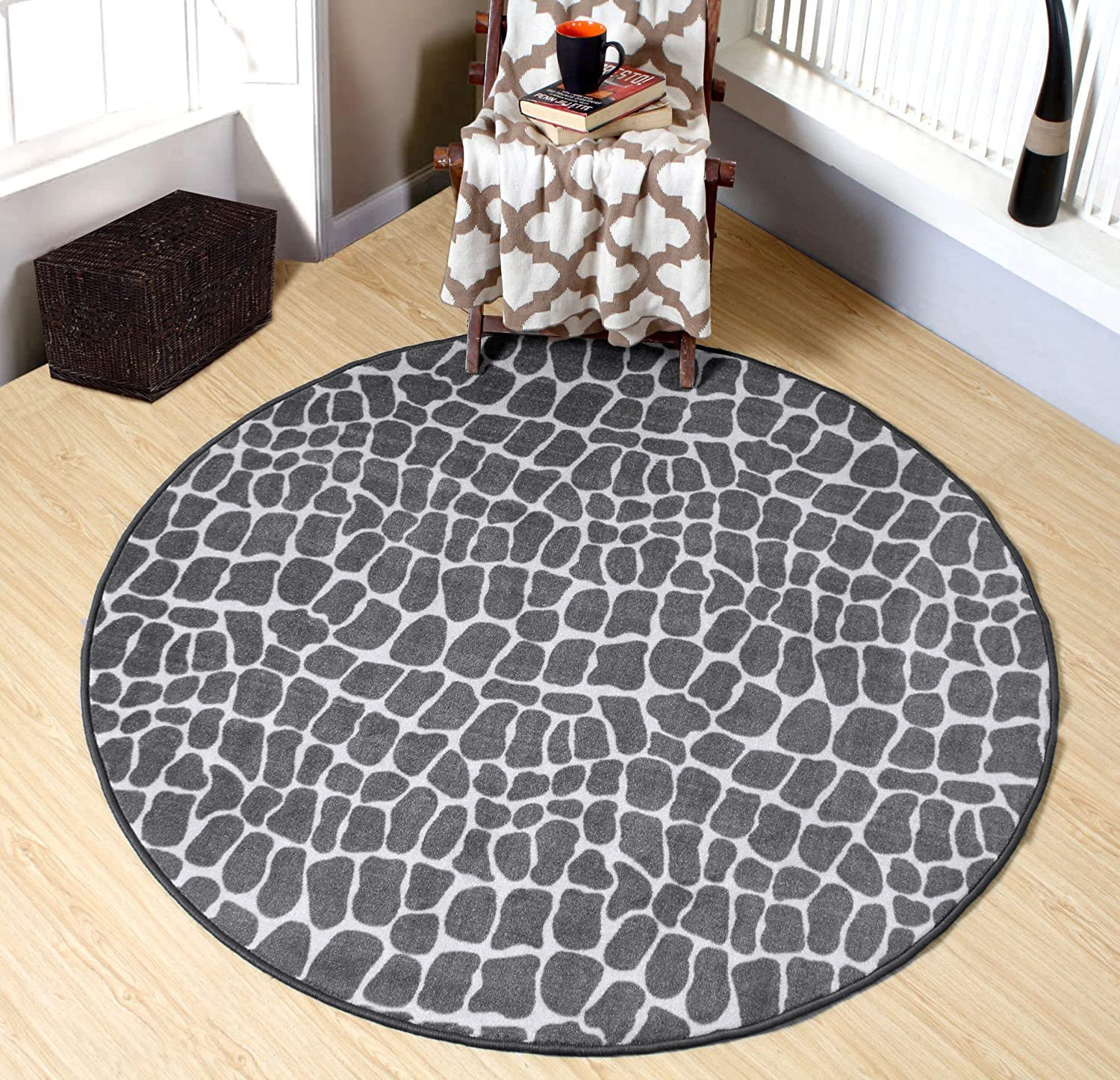 Everly Quinn Zemamra Animal Print Machine Made Tufted Nylon Area Rug in ...