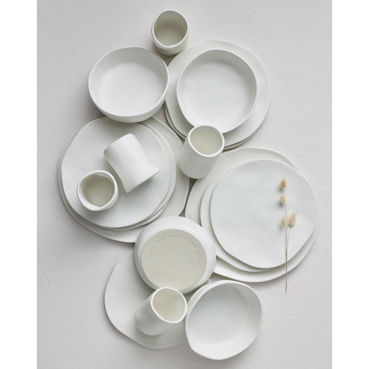 Stone by Mercer Project Hekonda Debossed 16-Piece Dinnerware Set ...