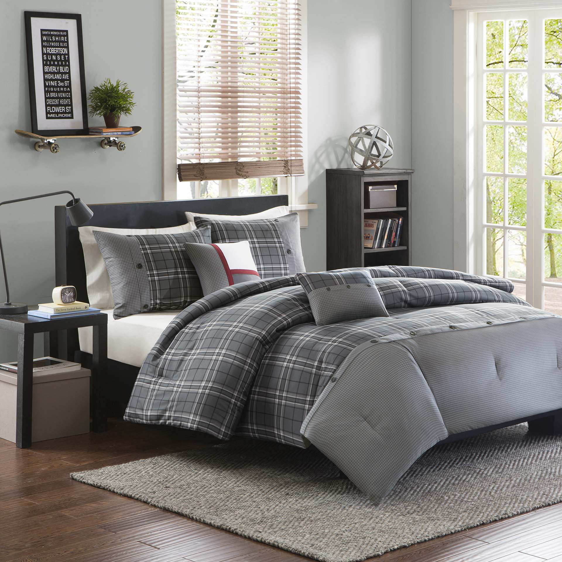 Intelligent Design Plaid with Button Details Traditional Comforter Set ...