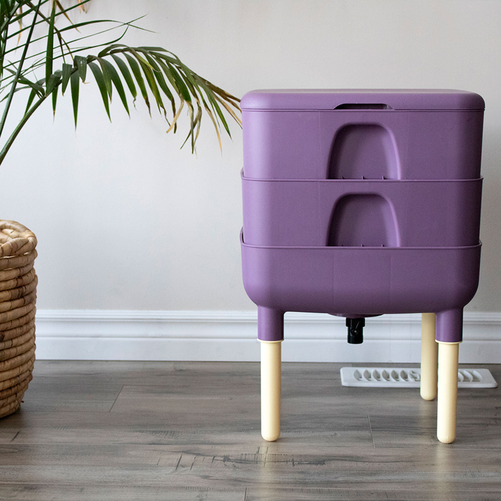 FCMP Outdoor Essential Living Worm Composter Bin W/ Garden Trays ...