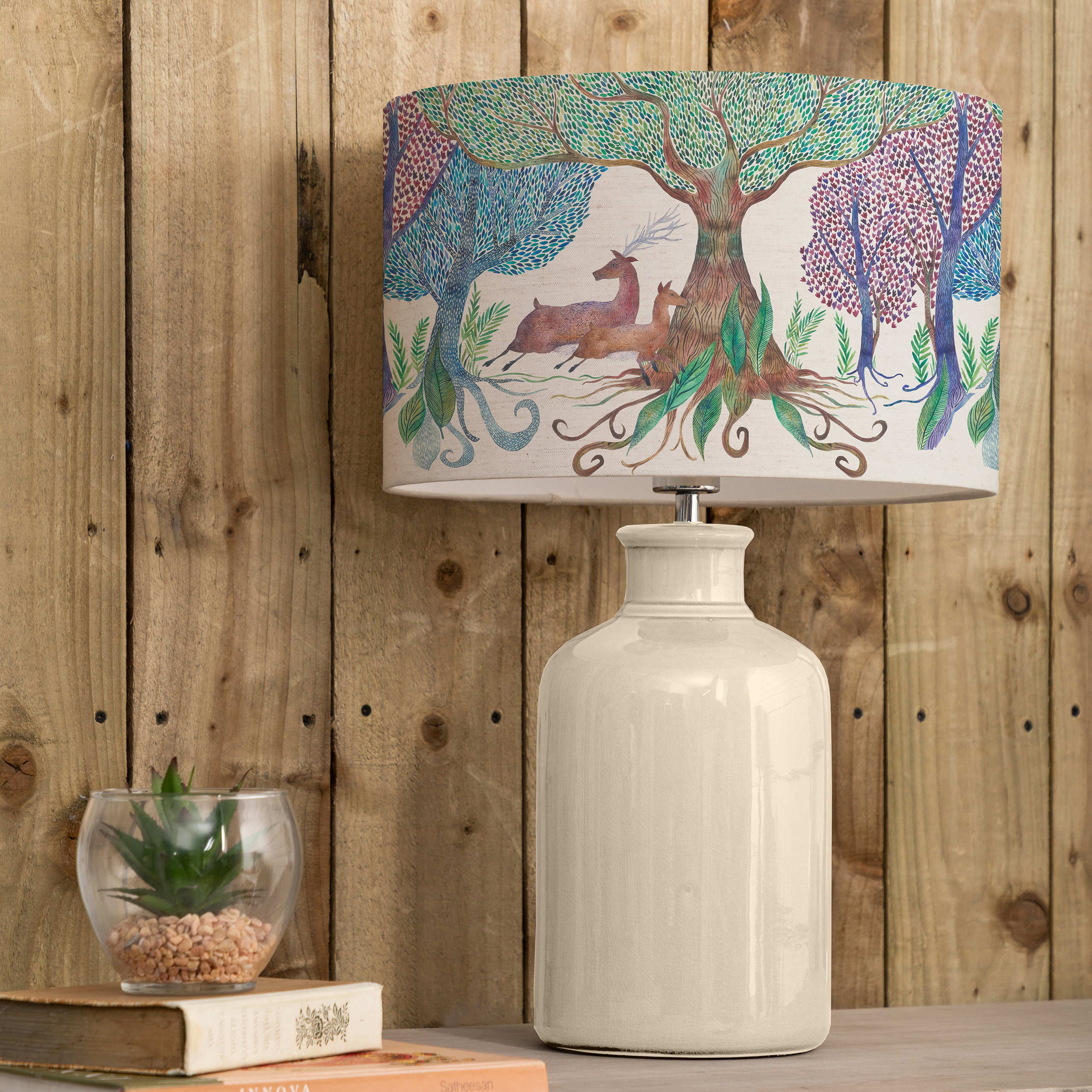 Voyage Maison Elspeth Cream Table Lamp & Willow Woods Eva Linen Shade ...