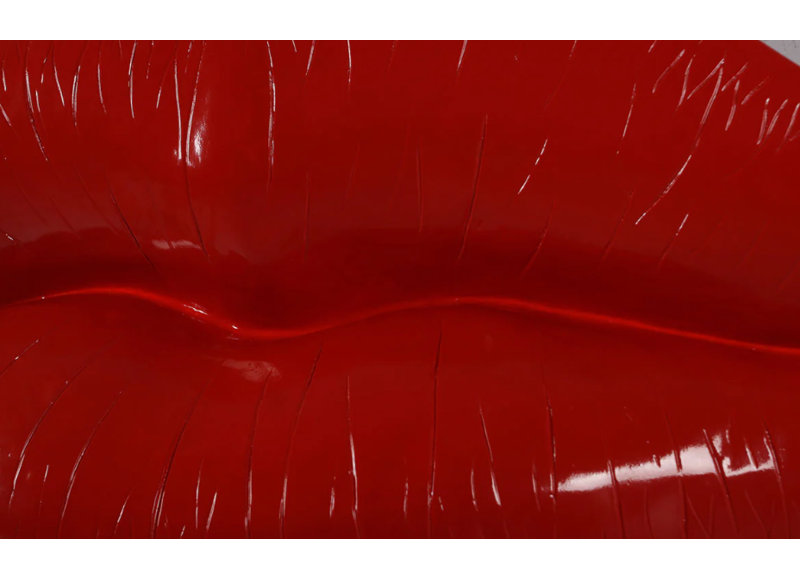 Trinx Jiayue Lips Red Wall Decor Prop Resin Statue | Wayfair