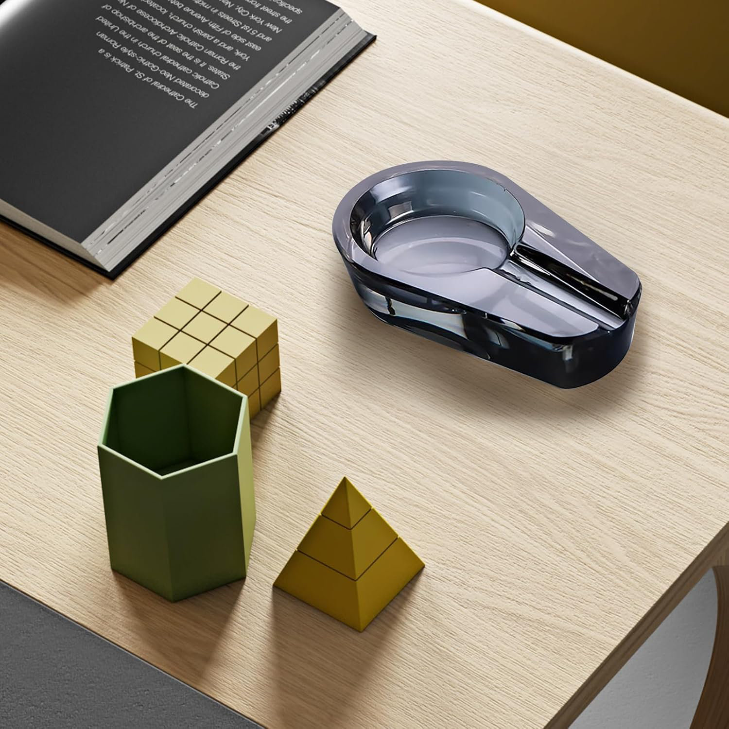 WIZIAT Crystal Glass Ashtray For Cigarettes,Portable Modern Cigar Ash ...