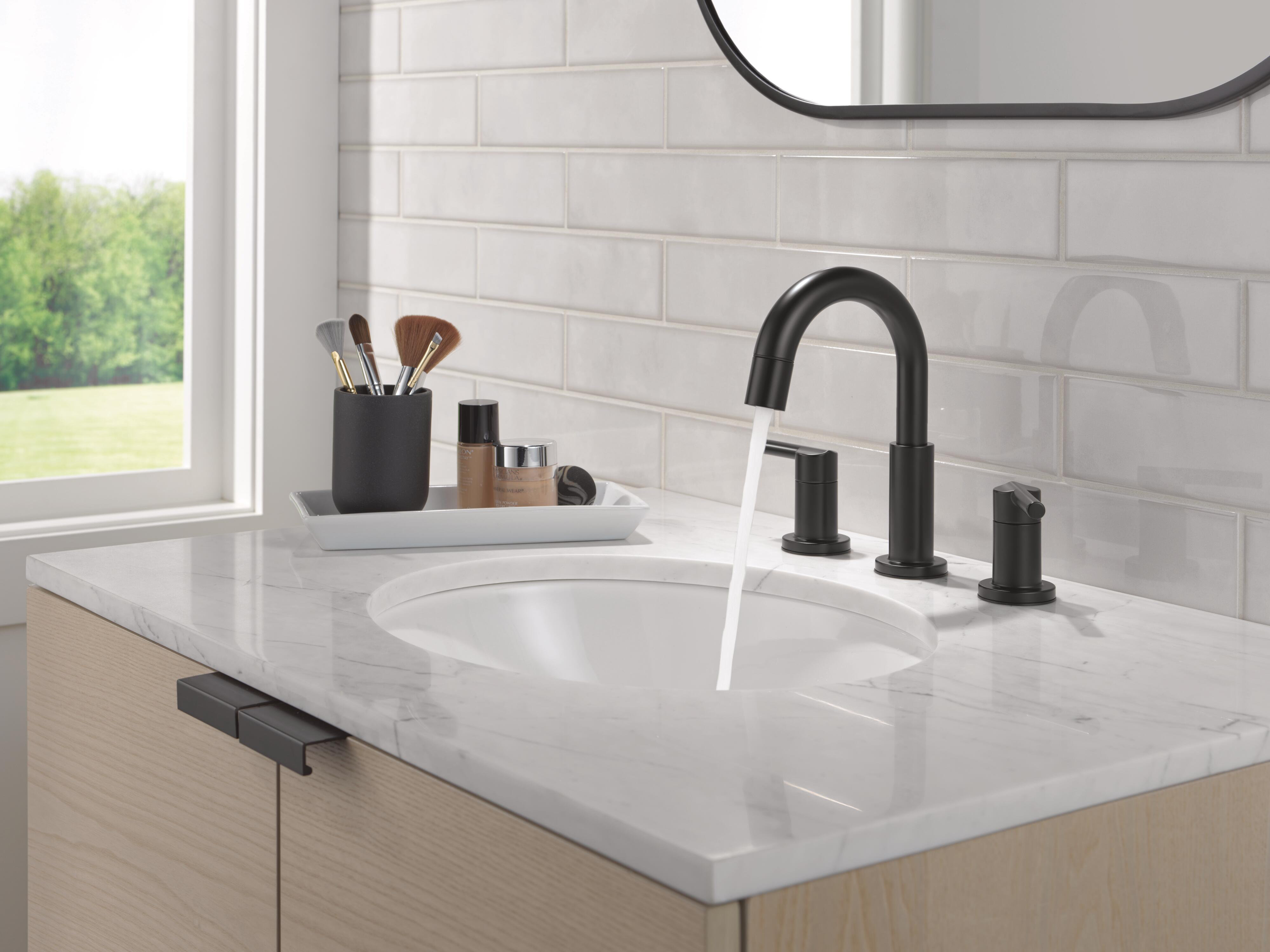 Delta Nicoli Pull-Down Widespread Bathroom Faucet, Pull Out Sprayer ...
