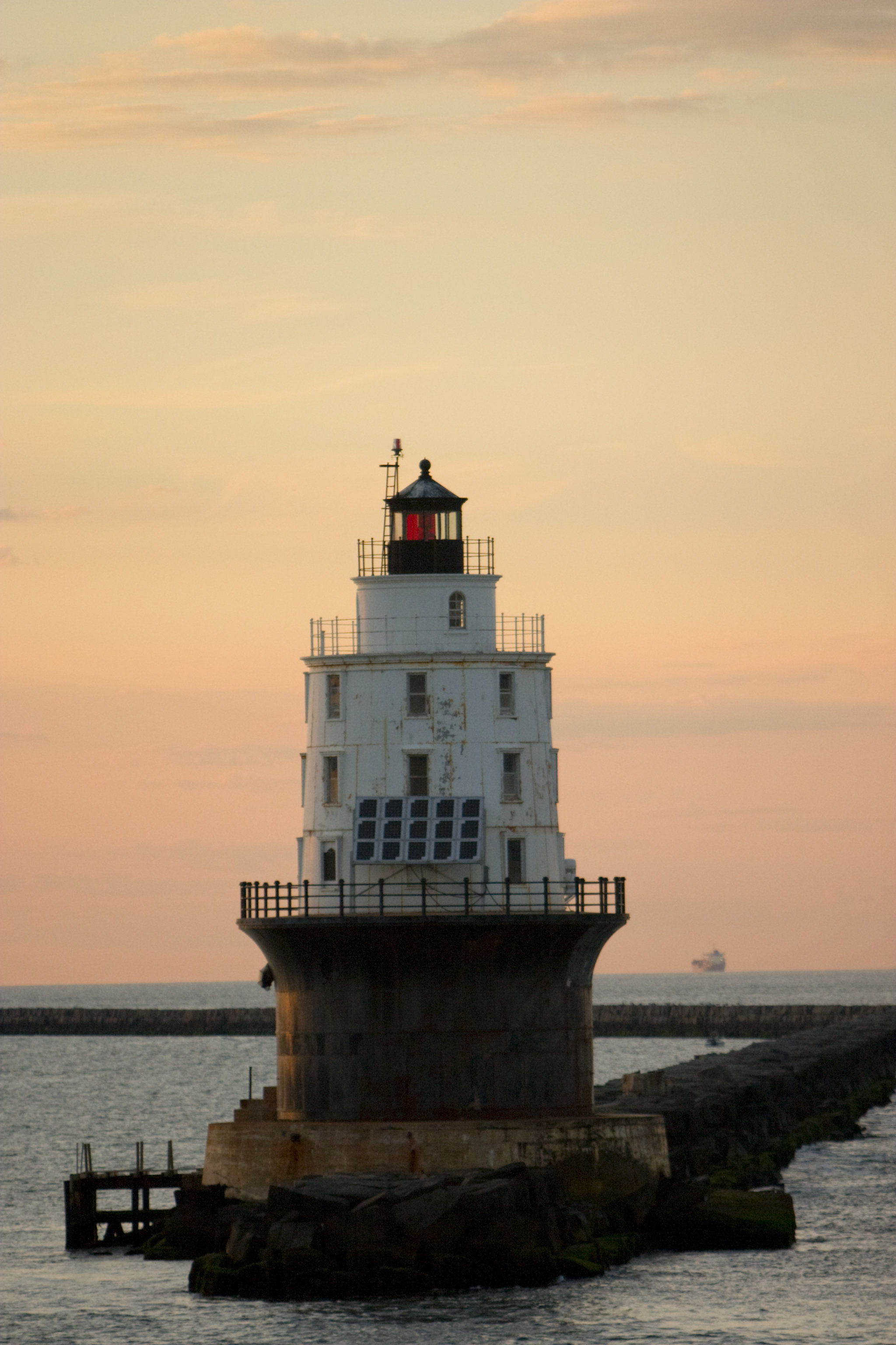 Breakwater Bay Harbor of Refuge Lighthouse in Delaware by Catlane | Wayfair