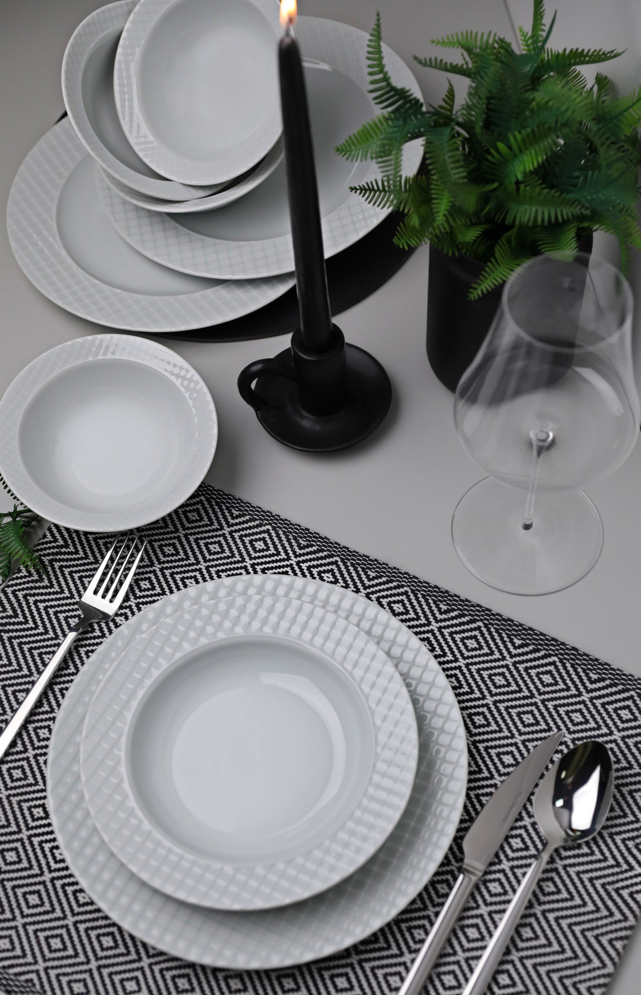 Hokku Designs Dinner Set (18 Pieces) - Wayfair Canada