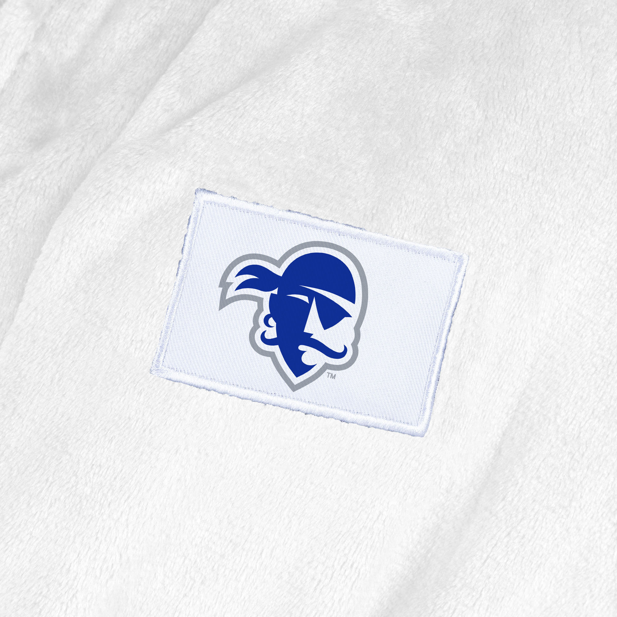 Hokku Designs NCAA Seton Hall Pirates White Out Silk Touch Robe, Sport ...