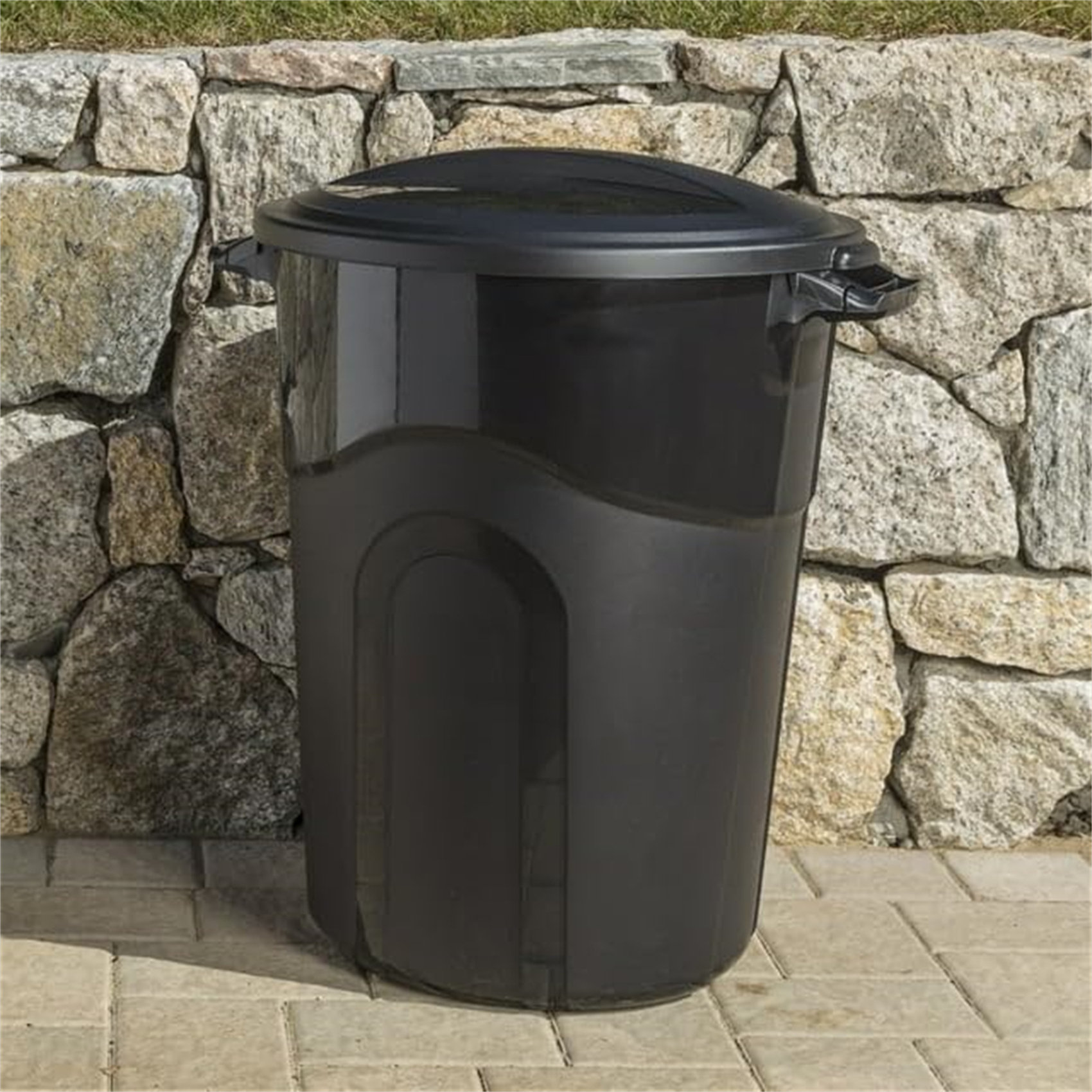 TELA 32G Heavy-Duty Plastic Trash Can, Black Sturdy Garbage Can ...