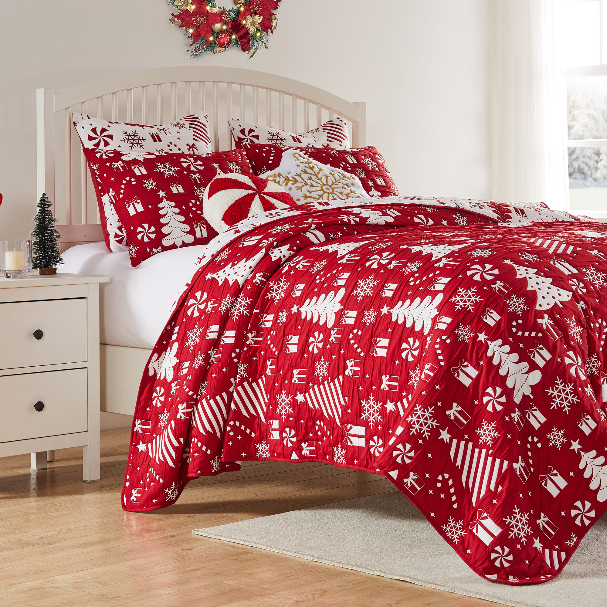Greenland Home Fashions Peppermint Party Holiday Red Coverlet Set | Wayfair