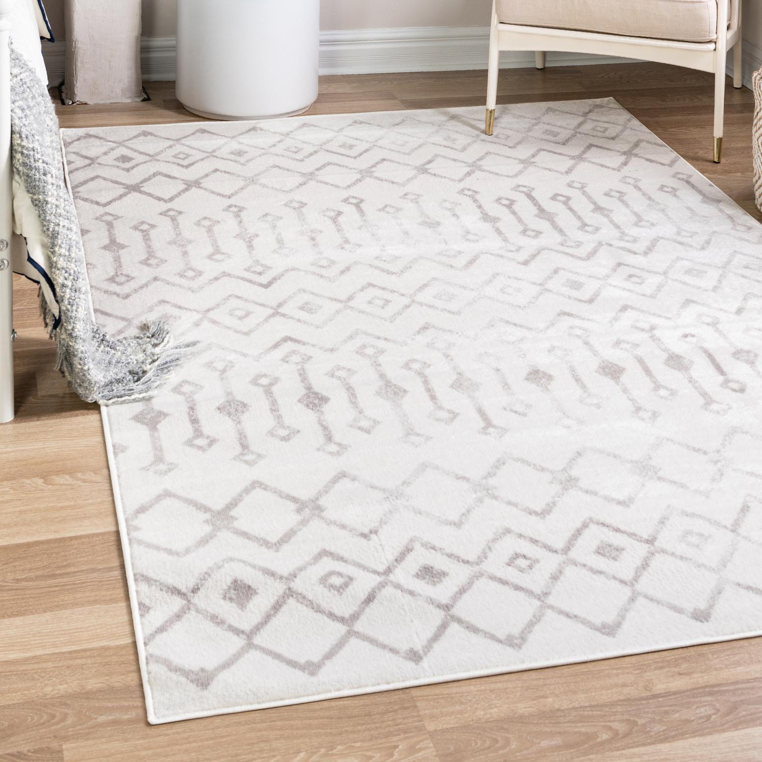 Steelside™ Junius Geometric White/Grey Area Rug & Reviews - Wayfair Canada