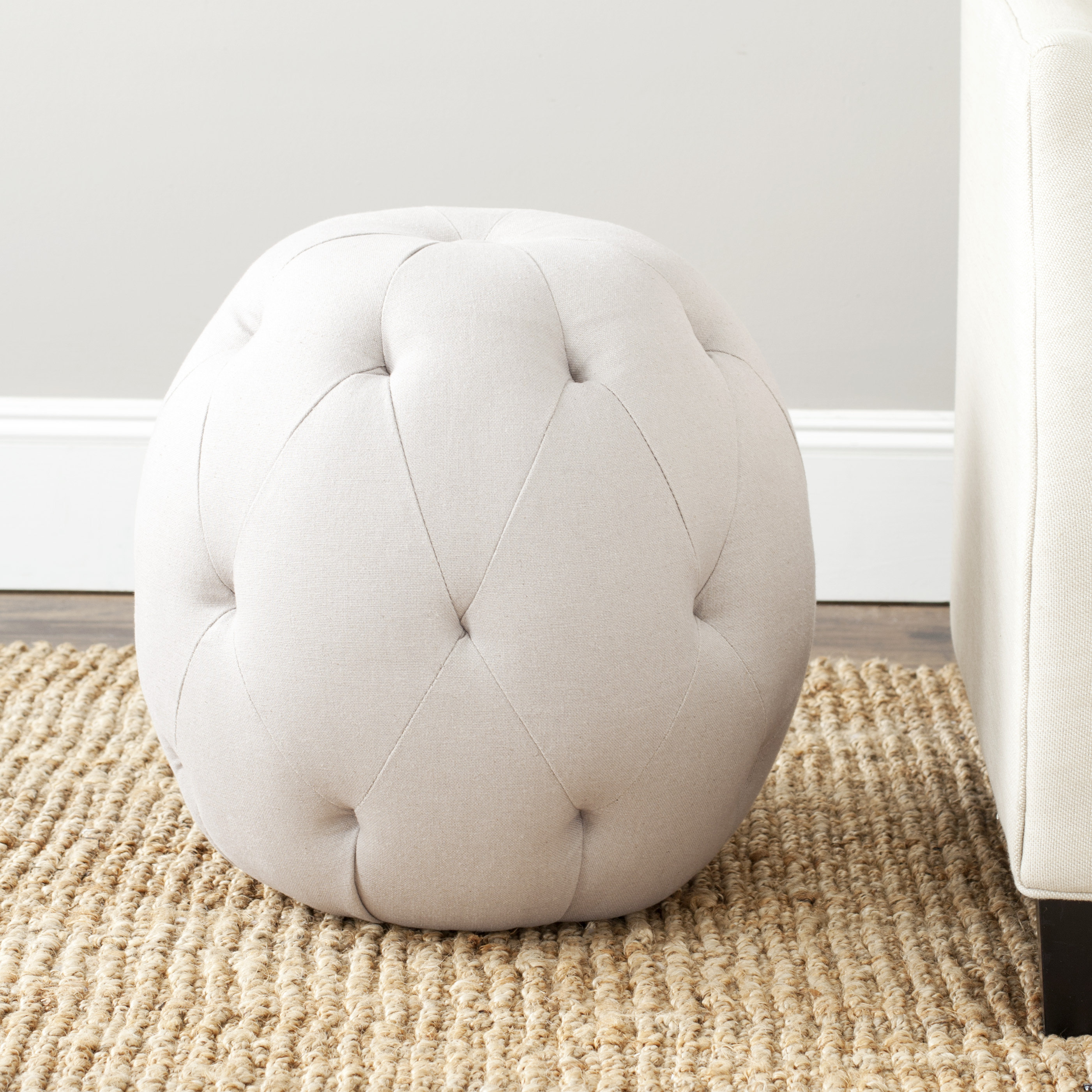 Lark Manor 18.3" Wide Tufted Round Pouf Ottoman & Reviews - Wayfair Canada