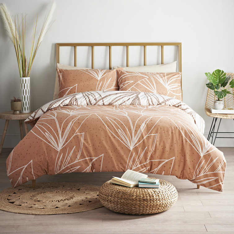 CosmoLiving by Cosmopolitan CosmoLiving Sunset Leaf Duvet and ...