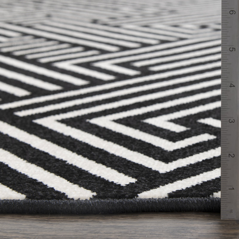 Wade Logan® Avont Geometric Machine Tufted Polypropylene Indoor ...