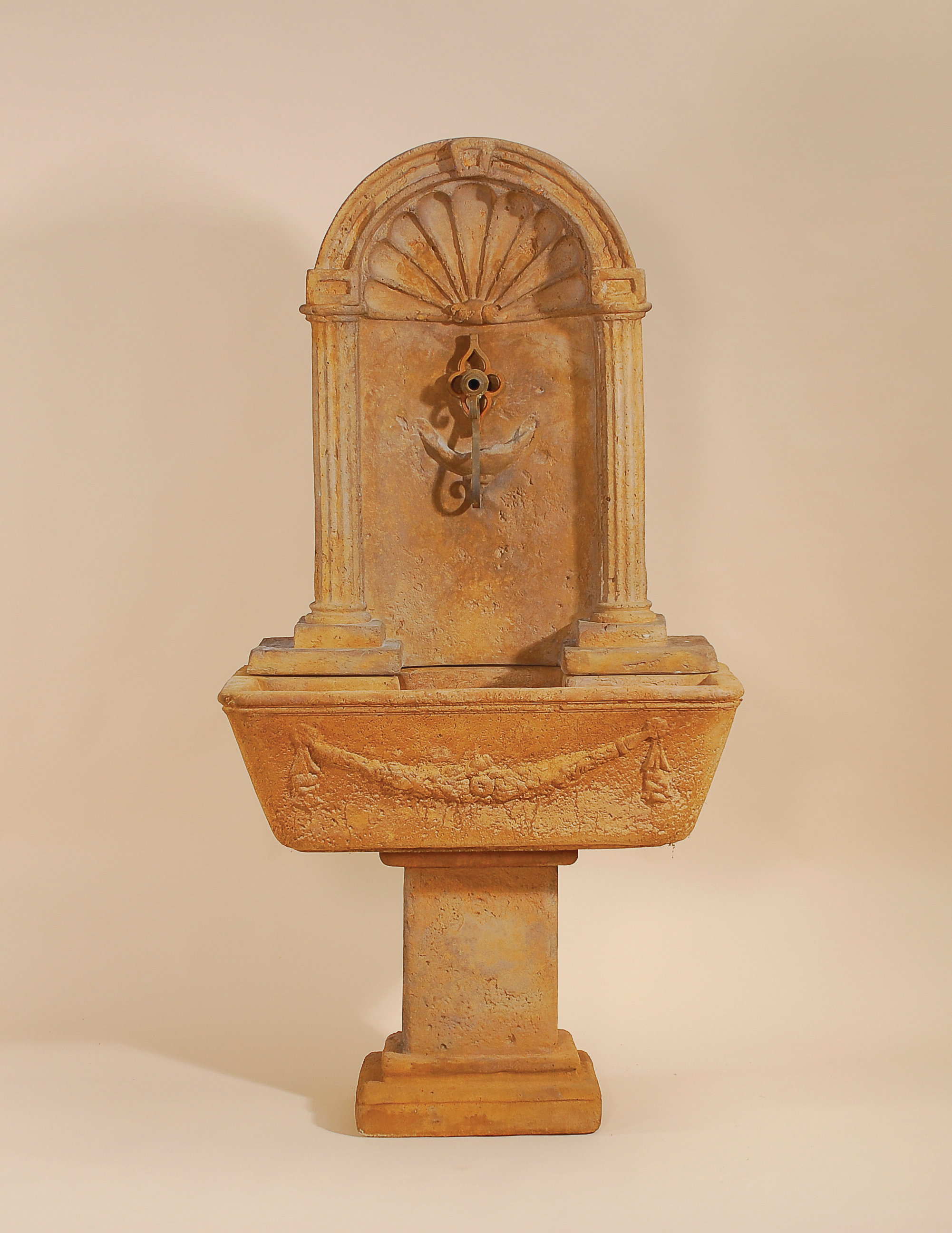 World Menagerie Hymera Concrete Fountain - Wayfair Canada