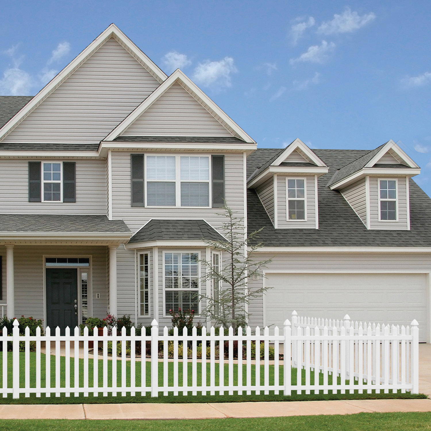 Outdoor Essentials Glendale 4 ft. x 8 ft. White Vinyl Pointed Picket ...