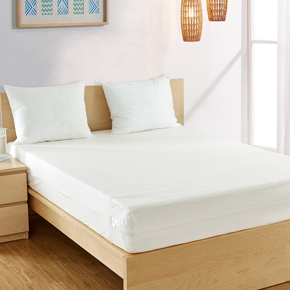 White Noise Hypoallergenic and Waterproof Zippered Mattress Protector ...