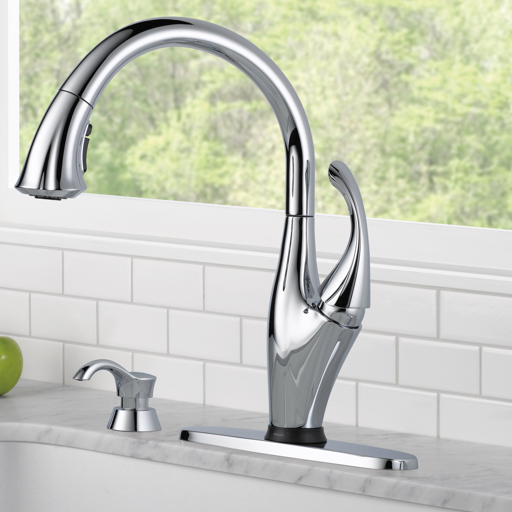 Delta Addison Pull Down Sprayer Touch Kitchen Sink Faucet, Touch ...